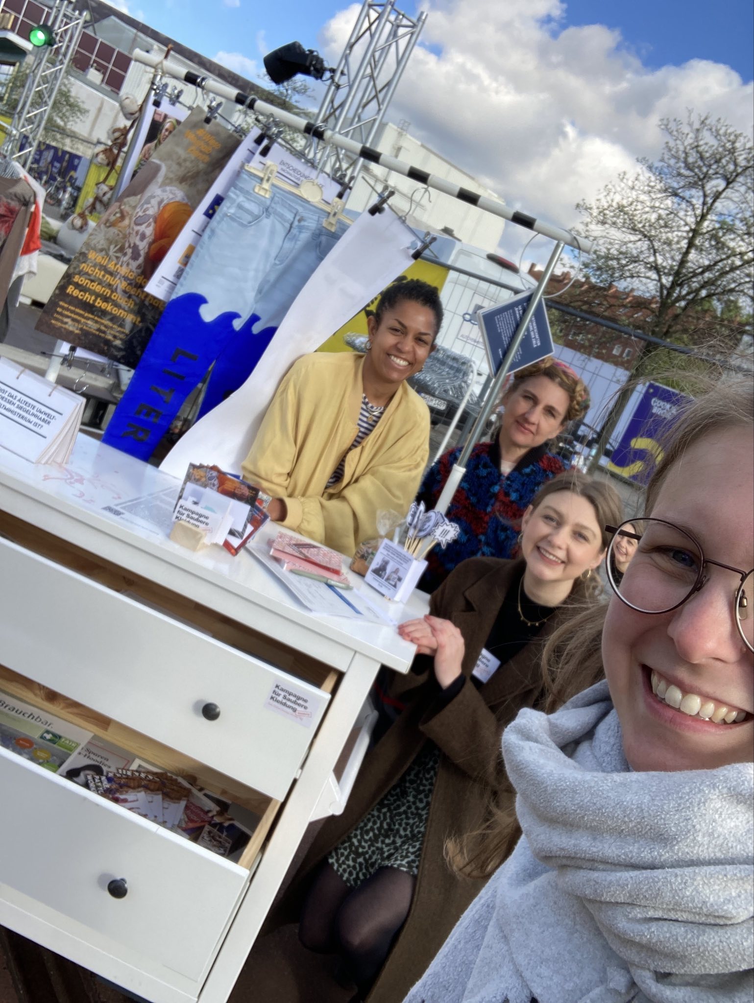 Fair statt Fast - Neue Wege der Modeindustrie - Fair Trade Stadt Hamburg